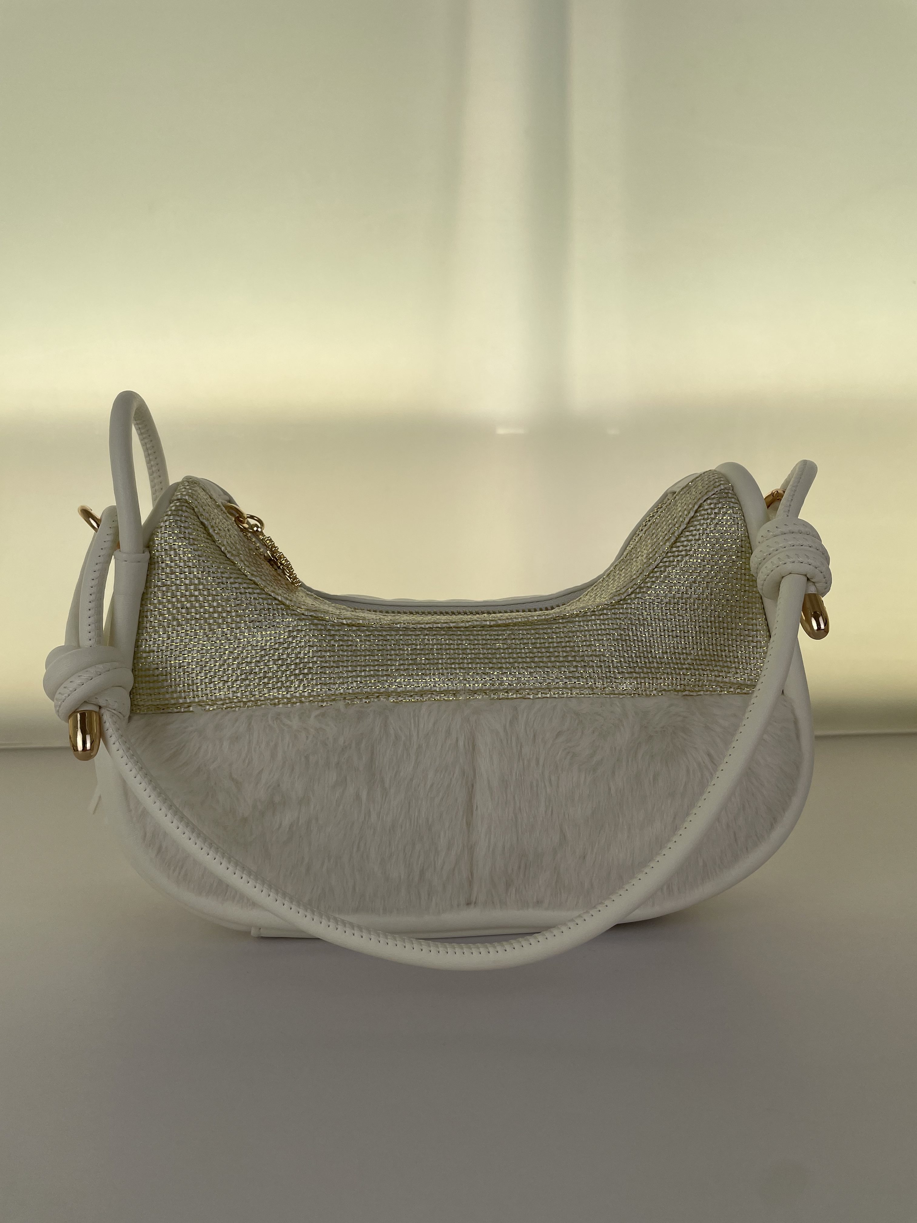 2024-0321 golden white fur – JSP Group Limited